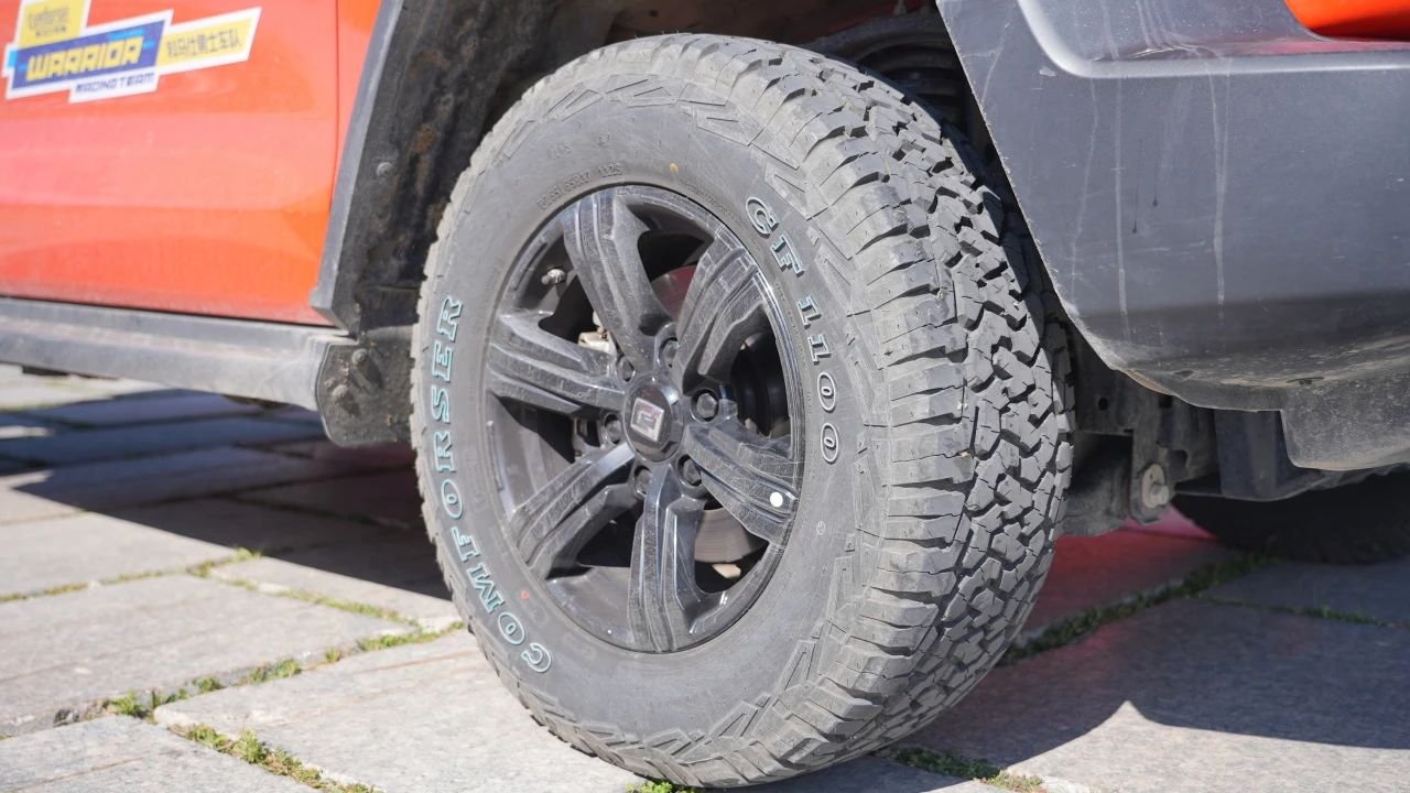 Comforser CF1100 -- born for modification